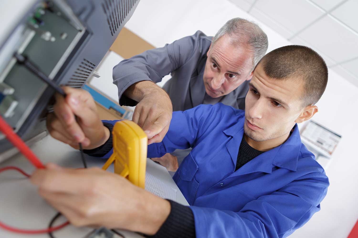 How Electronics Temperature & Humidity Impacts Performance